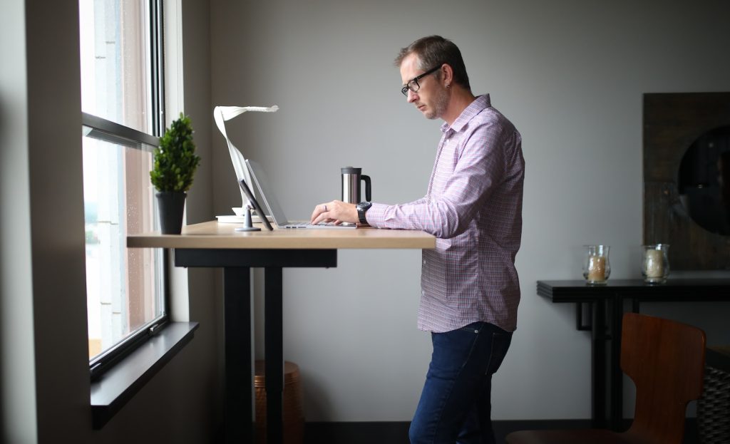 The Best Standing Desks to Stay Focused and Healthy in 2024 - Grit ...