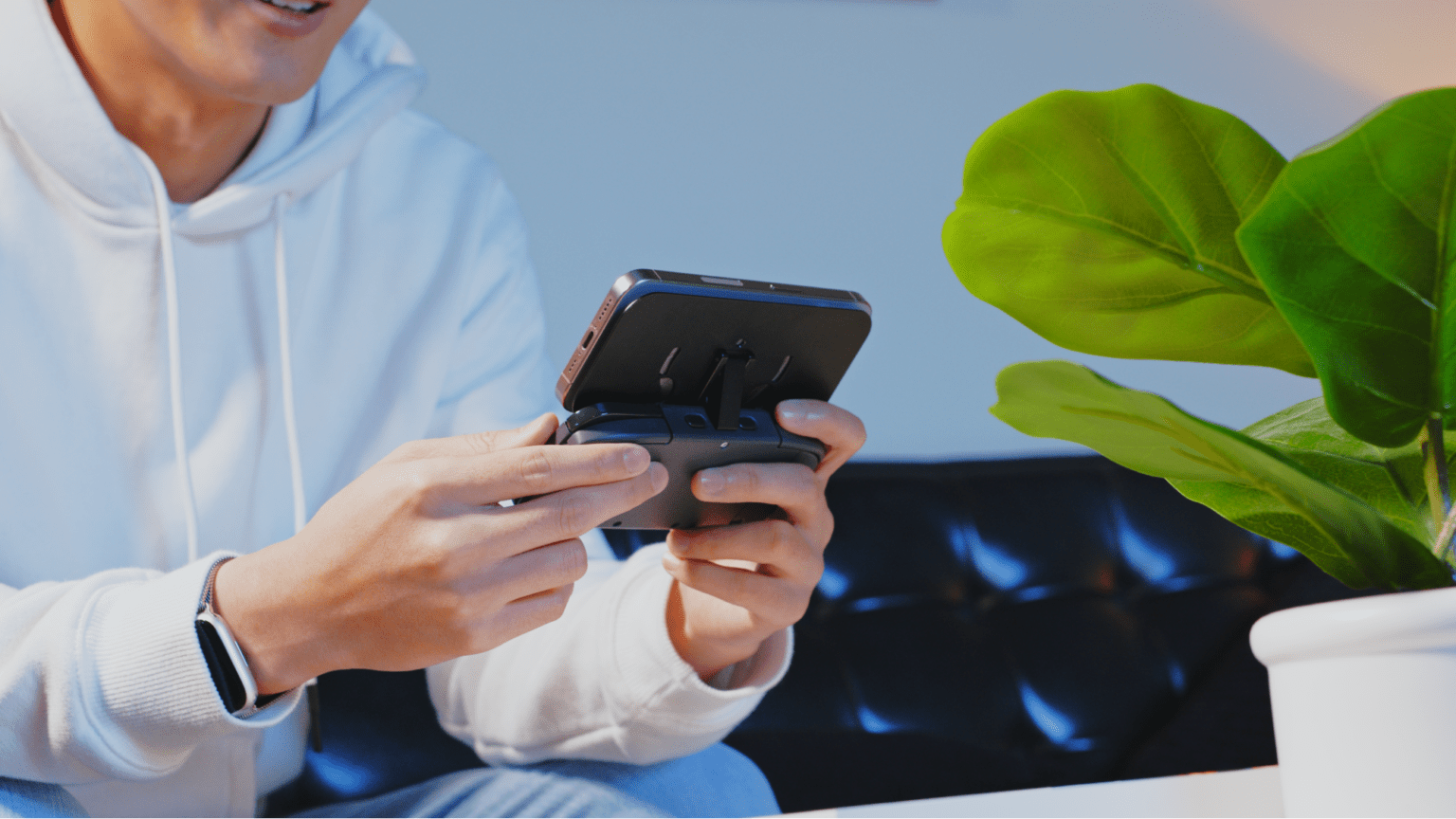 MCON: The Pocket-Sized Gaming Controller Redefining Mobile Gaming ...